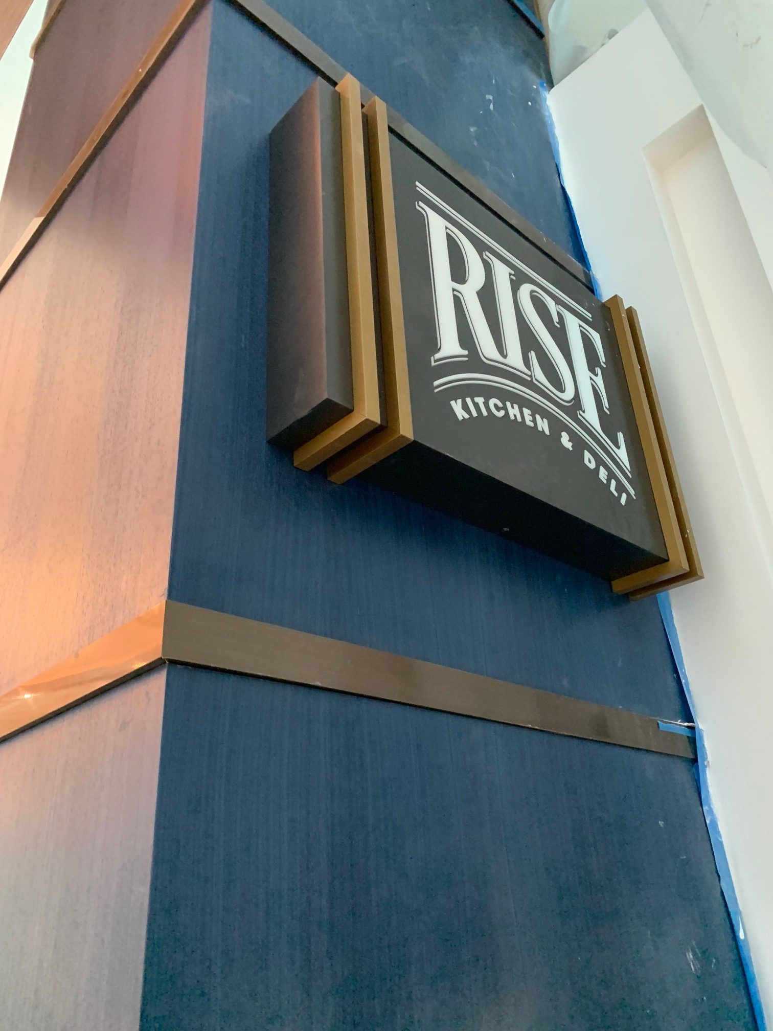 ILLUMINATED BOXES - Advanced Multisign