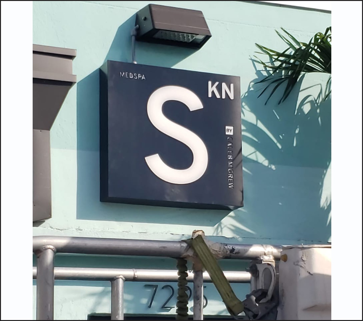 ILLUMINATED BOXES - Advanced Multisign