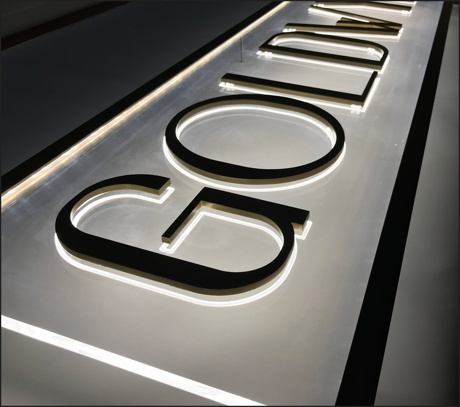 SPECIALTY SIGNS - Advanced Multisign