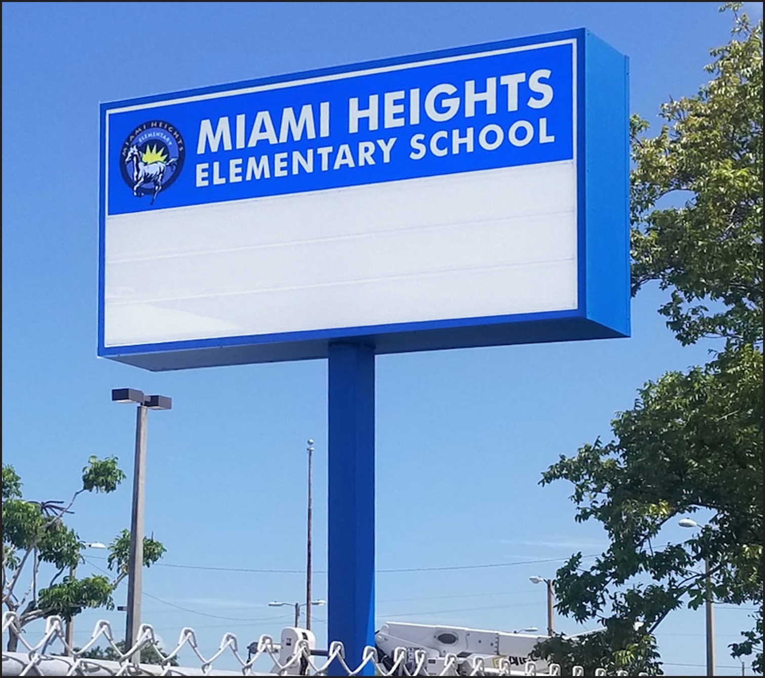 MONUMENT SIGNS - Advanced Multisign
