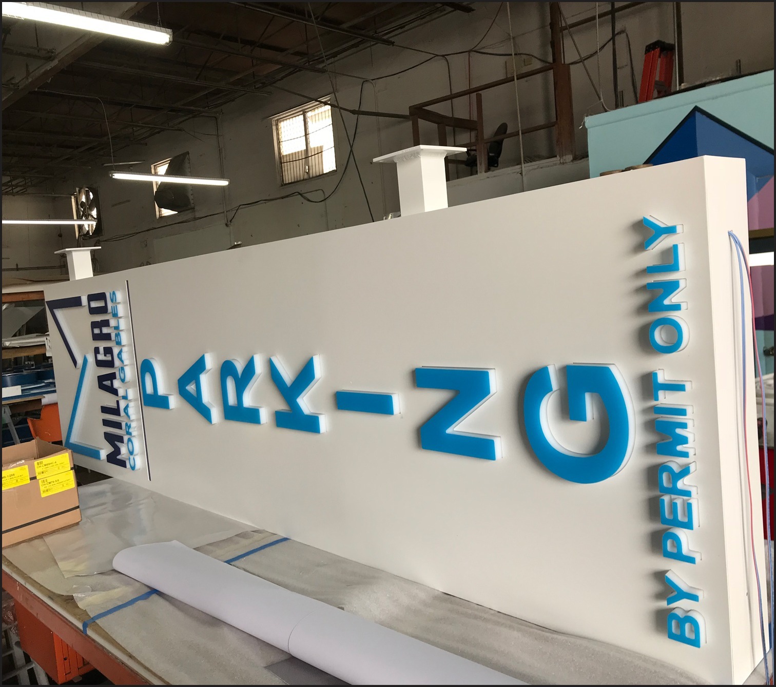 ILLUMINATED BOXES - Advanced Multisign